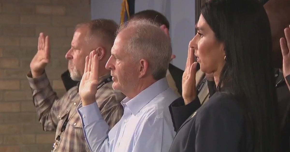 14 retired officers sworn into new APD Reserve Force | FOX 7 Austin