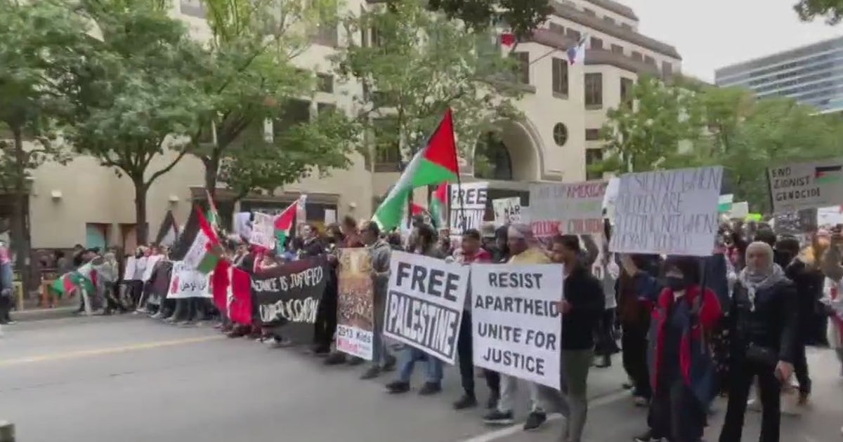 Hundreds march in downtown Austin against Israel’s ground offensive in ...