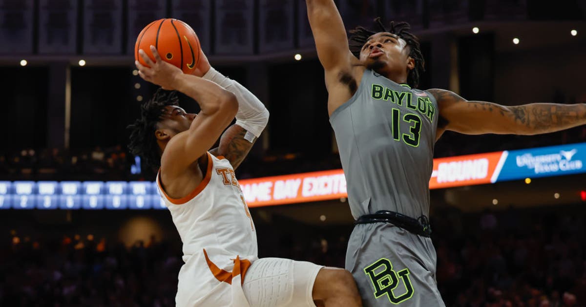 Hunter’s buzzer-beating layup sends Texas over Baylor 75-73 | FOX 7 Austin