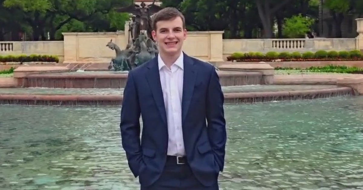 Georgetown HS student who got perfect SAT score graduates | FOX 7 Austin