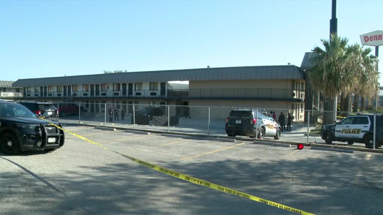 San Antonio police shooting: 2 officers shot, suspect killed | FOX 4 ...