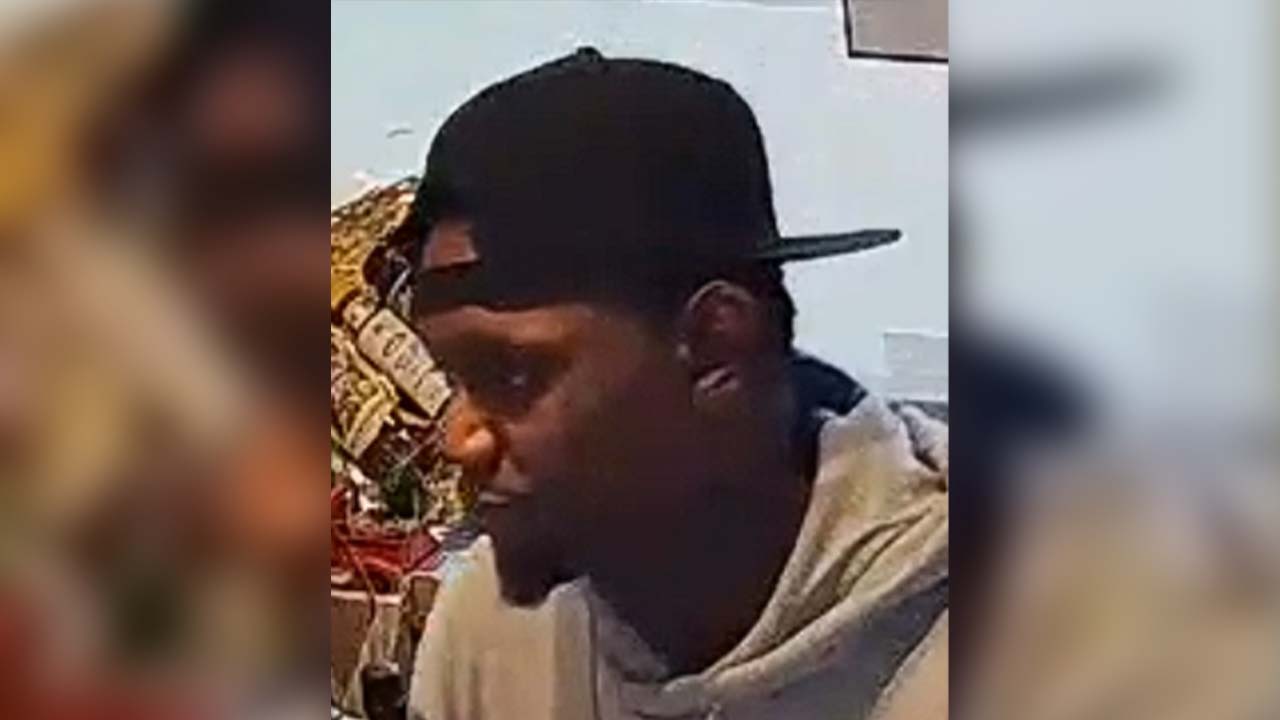 Man steals several liquor bottles at Mueller's Twin Liquors: APD | FOX ...