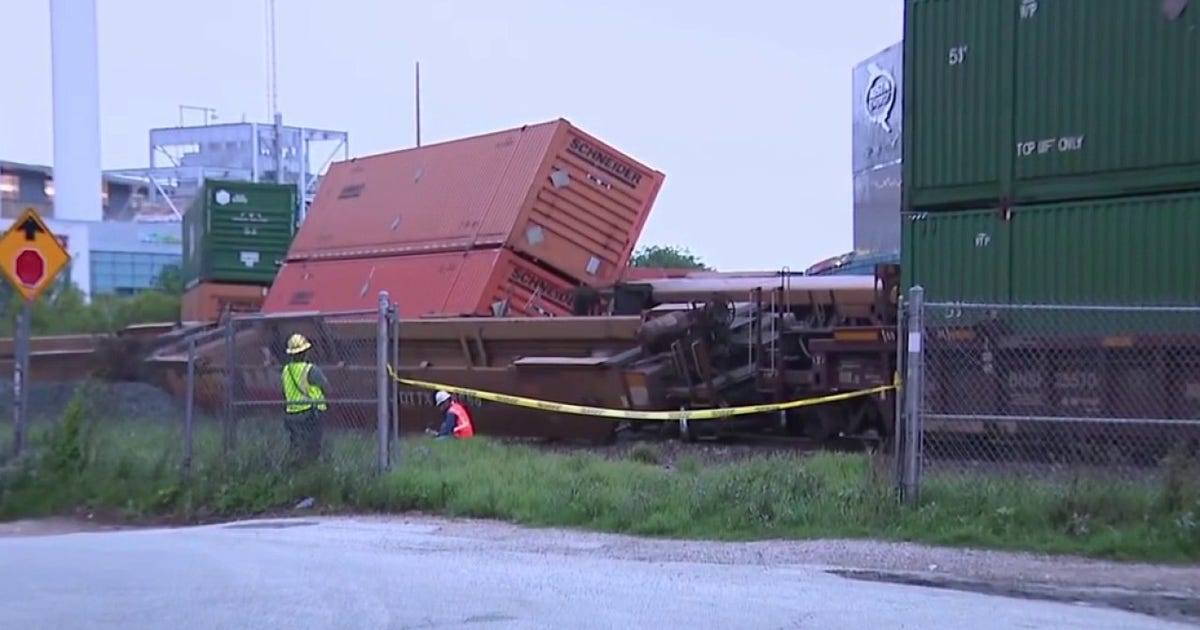 Train derailment in downtown Austin | FOX 7 Austin