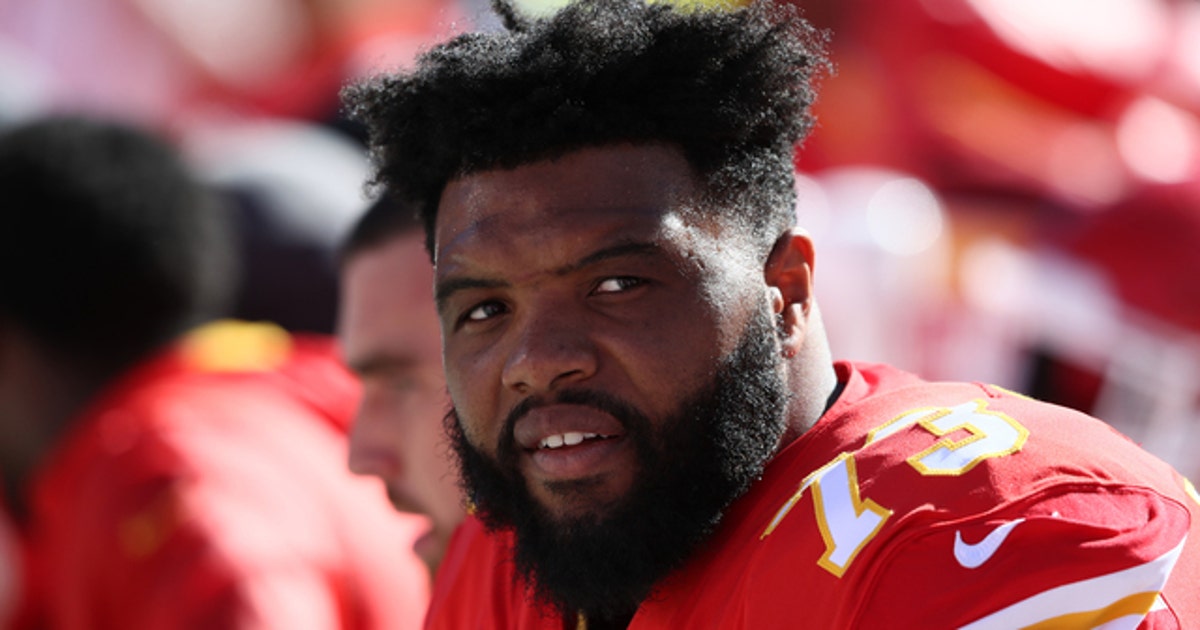 Homeless man helps NFL player stuck in snow on game day, player gives ...