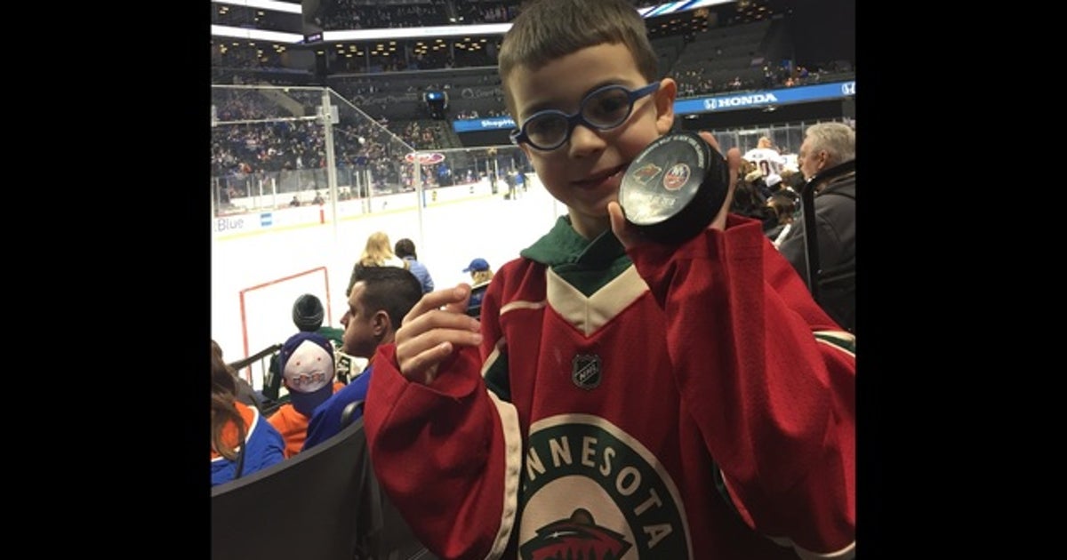 Charlie Coyle makes young Wild fan's day | FOX 9 Minneapolis-St. Paul