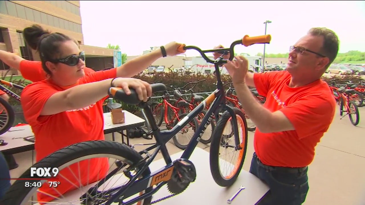 M.A. Rosko visits with bike-friendly Thomson Reuters