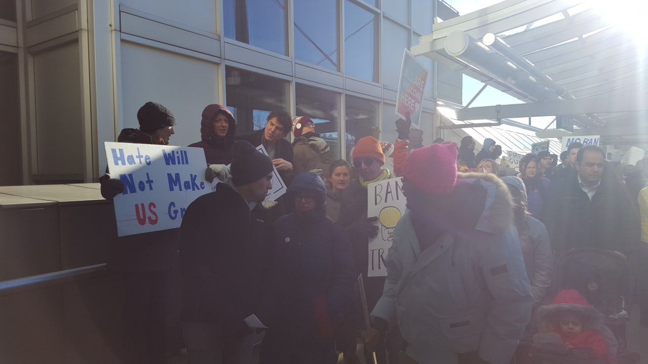 Several hundred gather to protest Trump's ban at MSP Airport | FOX 9 ...