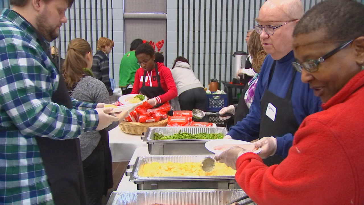 Thousands served hot meals thanks to volunteers this Christmas | FOX 9 ...