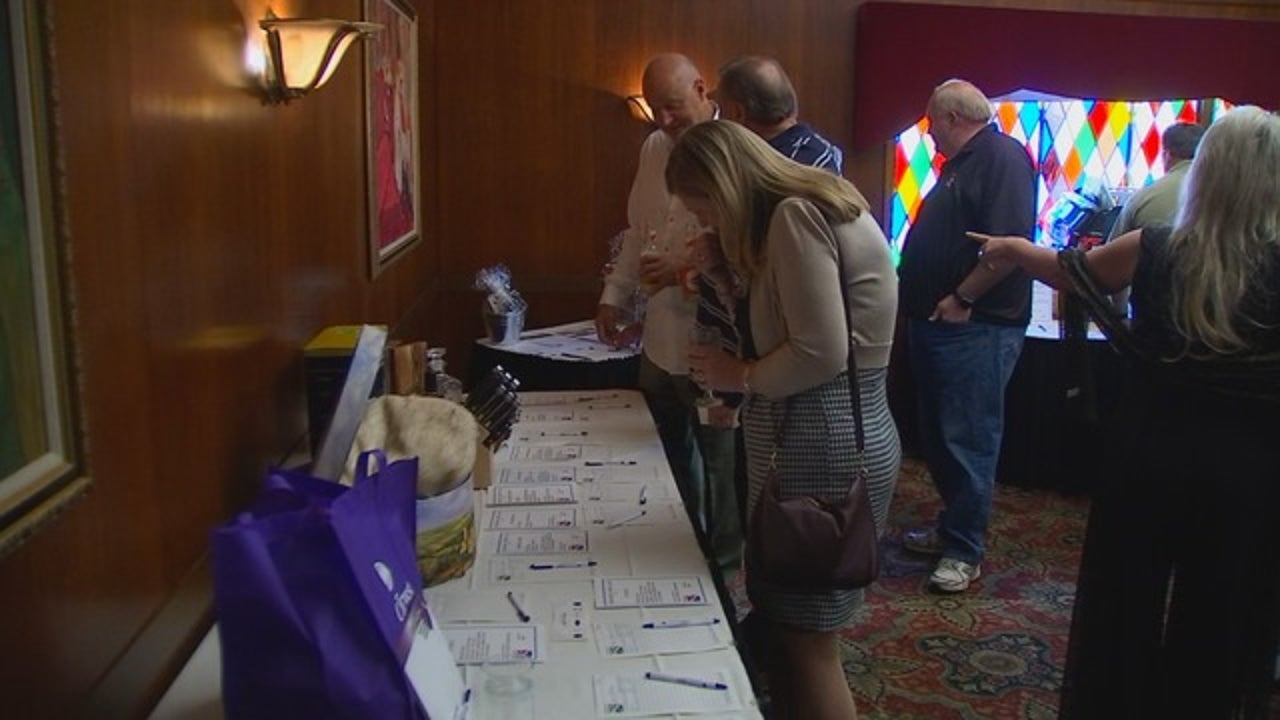 Minnesota 100 Club dinner raises money for families of fallen officers