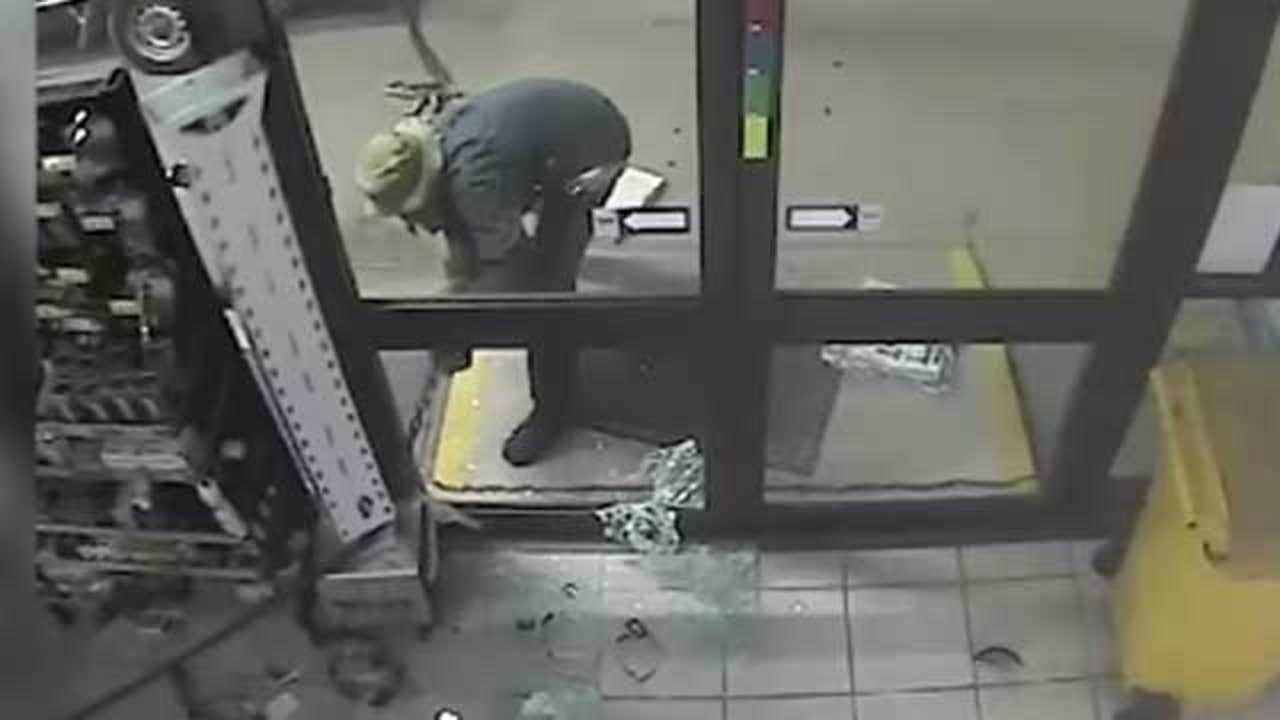 VIDEO: ATM robbery attempt goes hilariously wrong