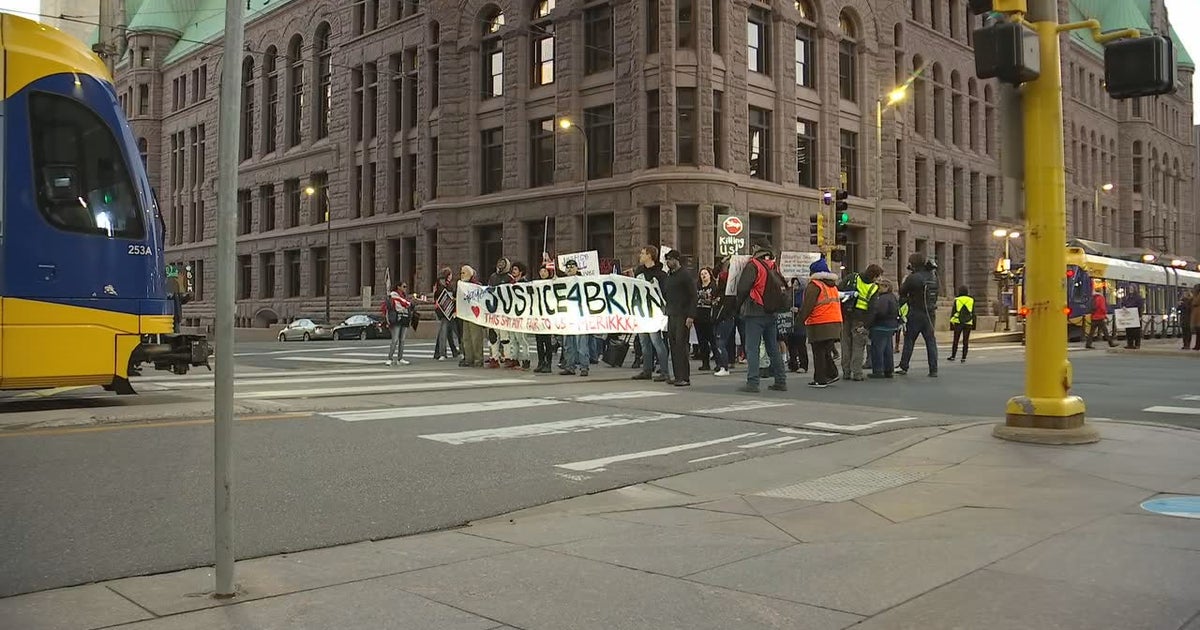 Protesters block train, call for release of Richfield, Minn. shooting ...