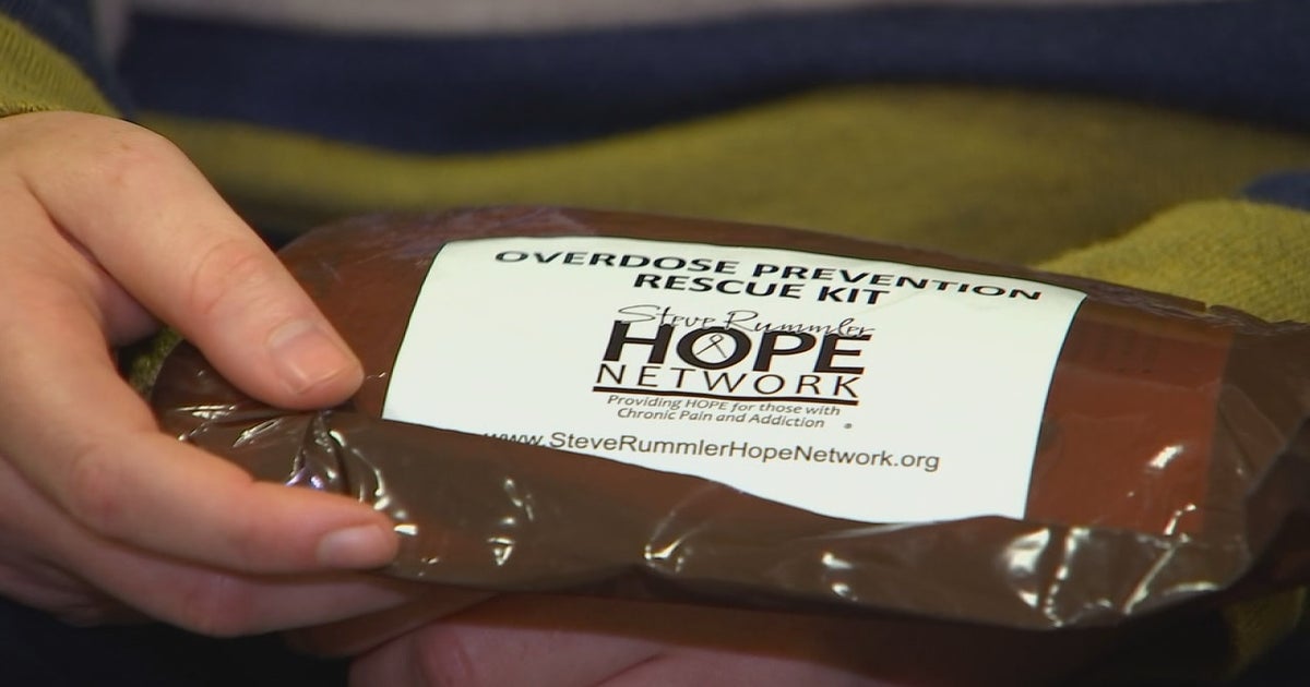 University of Minnesota medical students get training to use overdose ...