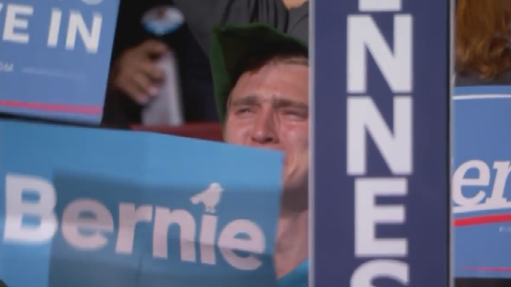 Minnesota delegate crying during Bernie Sanders' speech goes viral ...