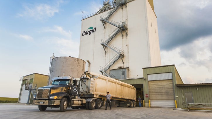 Cargill workers keeping shelves stocked as pandemic stresses food ...