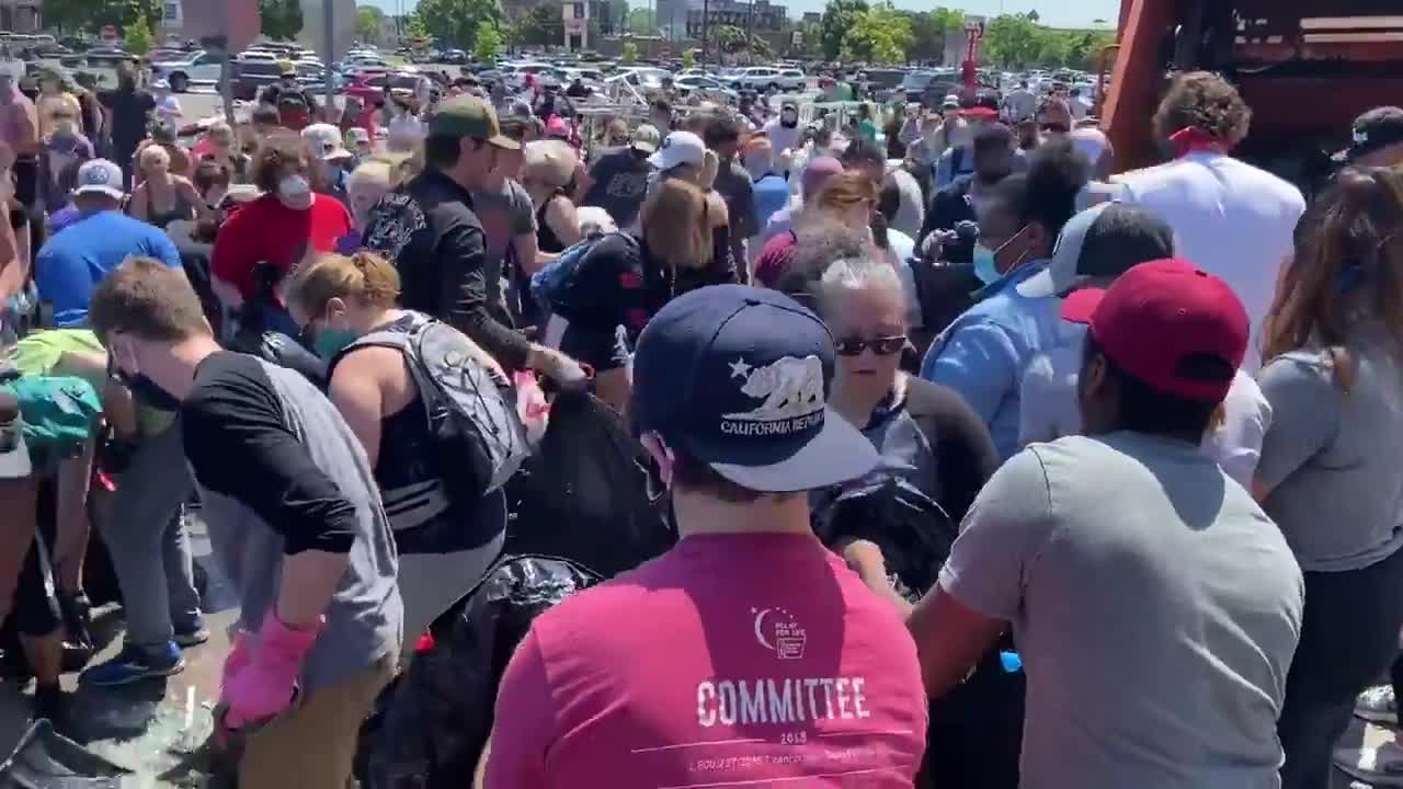 Cleanup continues at looted Target on Lake Street in Minneapolis