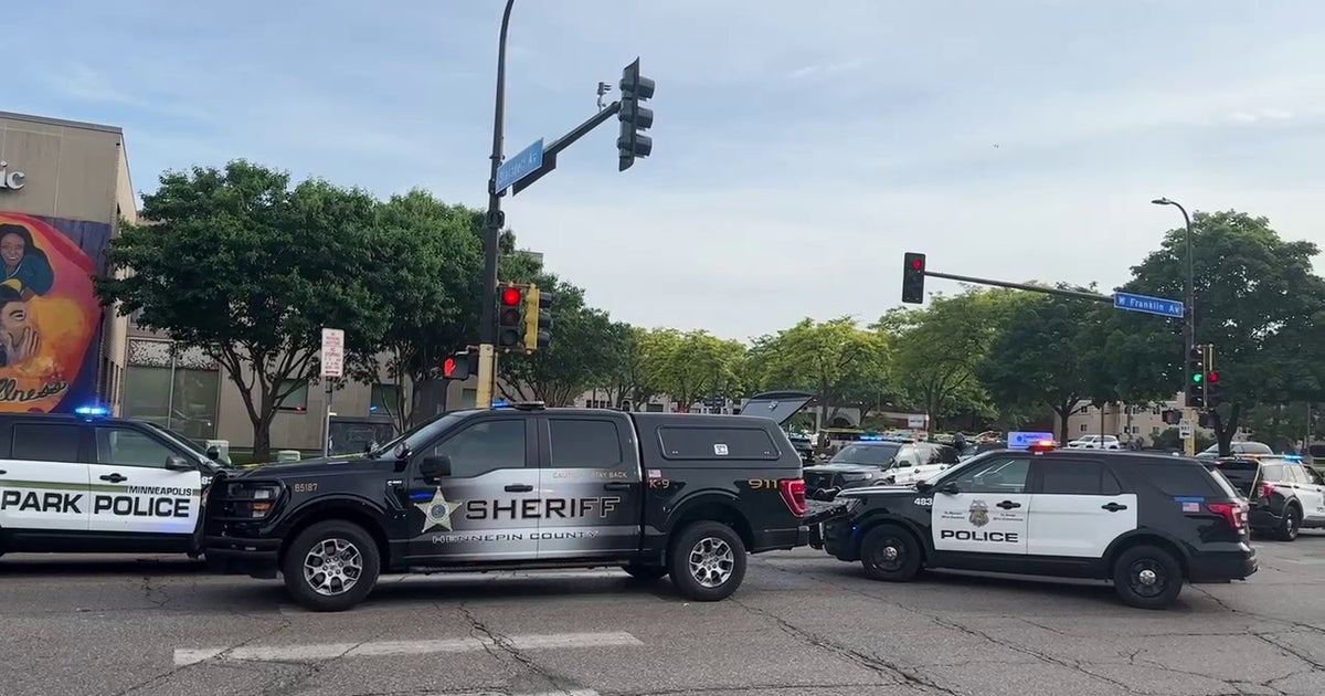 Minneapolis shooting: Witness tried to ram gunman with car before ...