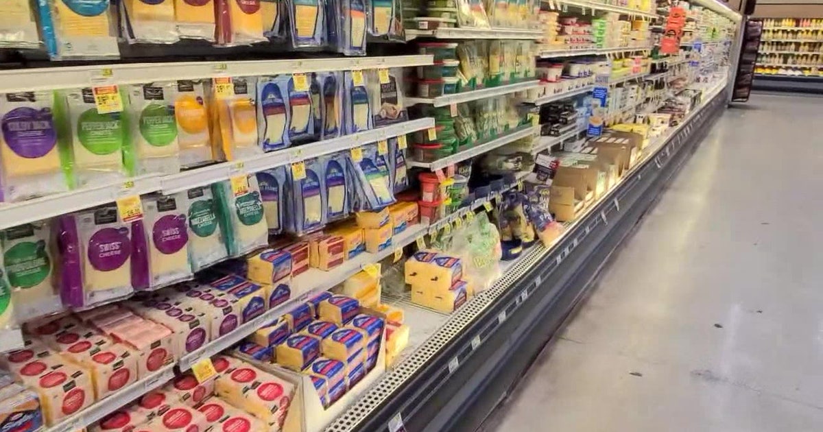 Nearly 3,000 Minneapolis-area grocery store workers threaten to strike ...