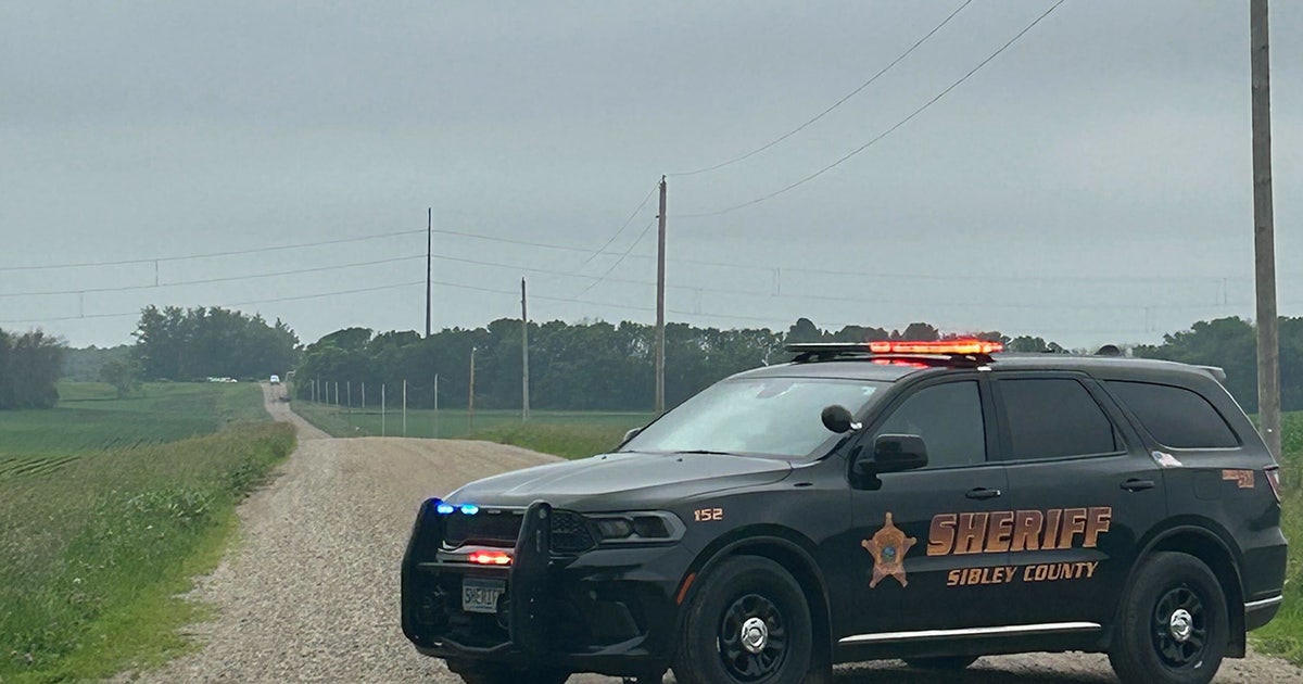 Minnesota lawmaker shootings: Vance Boelter's vehicle found in Sibley ...