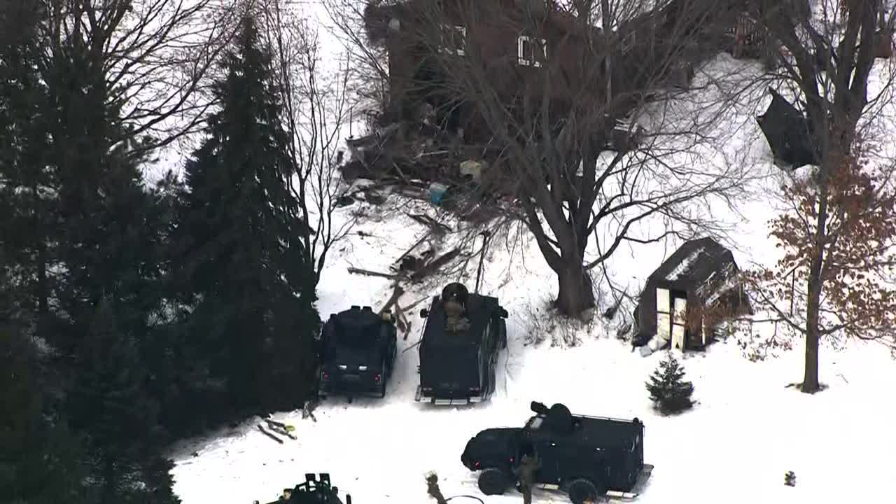 Nowthen standoff: Armed person barricaded in home, shelter-in-place ...