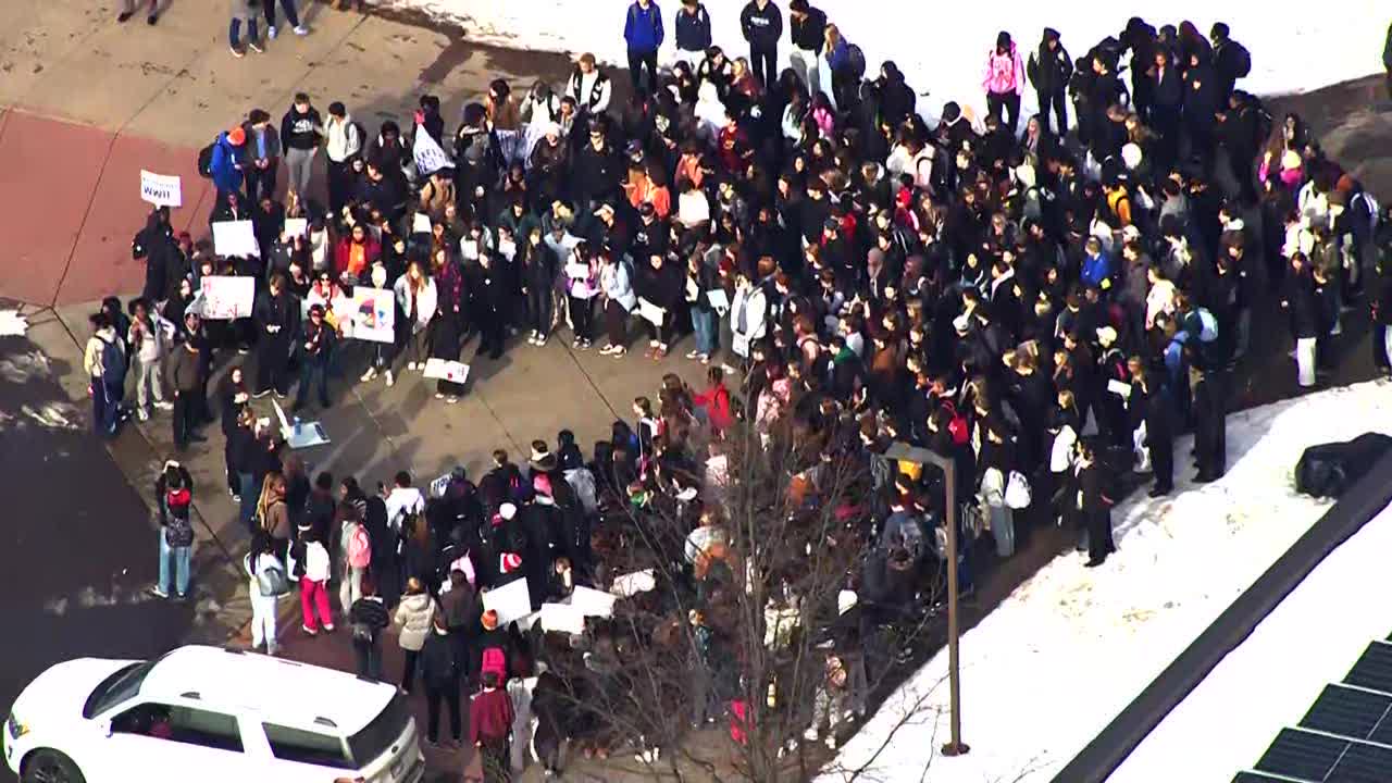 LIVE UPDATES | Minneapolis ICE shooting protests: Students stage ...