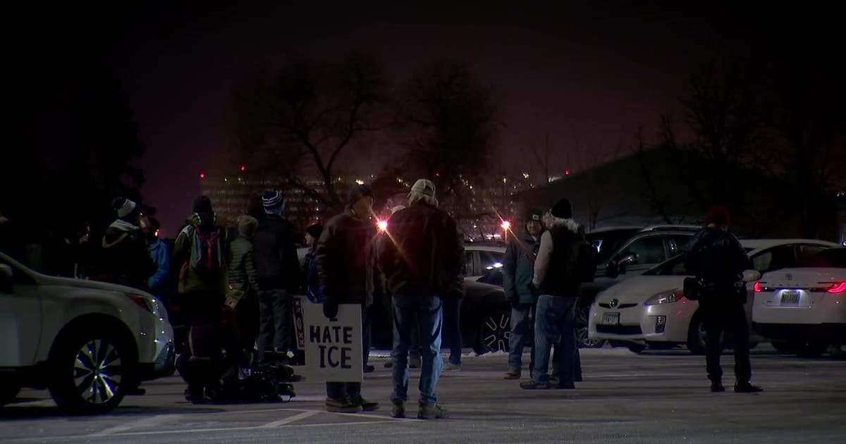 LIVE UPDATES | Minneapolis ICE shooting: People gathering to protest ...