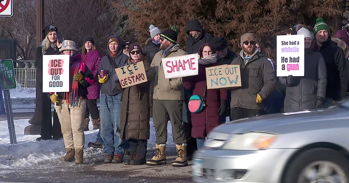 Protesters in Minneapolis call for end to ICE presence | FOX 9 ...