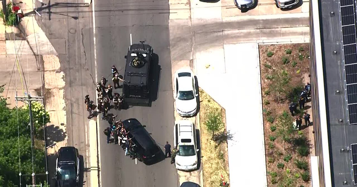 Minneapolis standoff: Suspect in custody after hours-long SWAT response ...