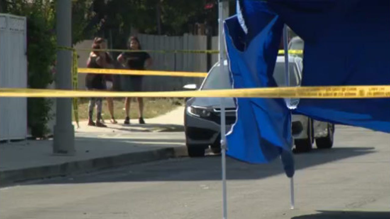 Two Men Found Dead Inside Vehicle In South Los Angeles Fox 11 Los Angeles