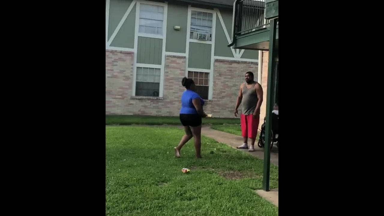 Woman swings baseball bat as fight breaks out at SE Houston apartment ...