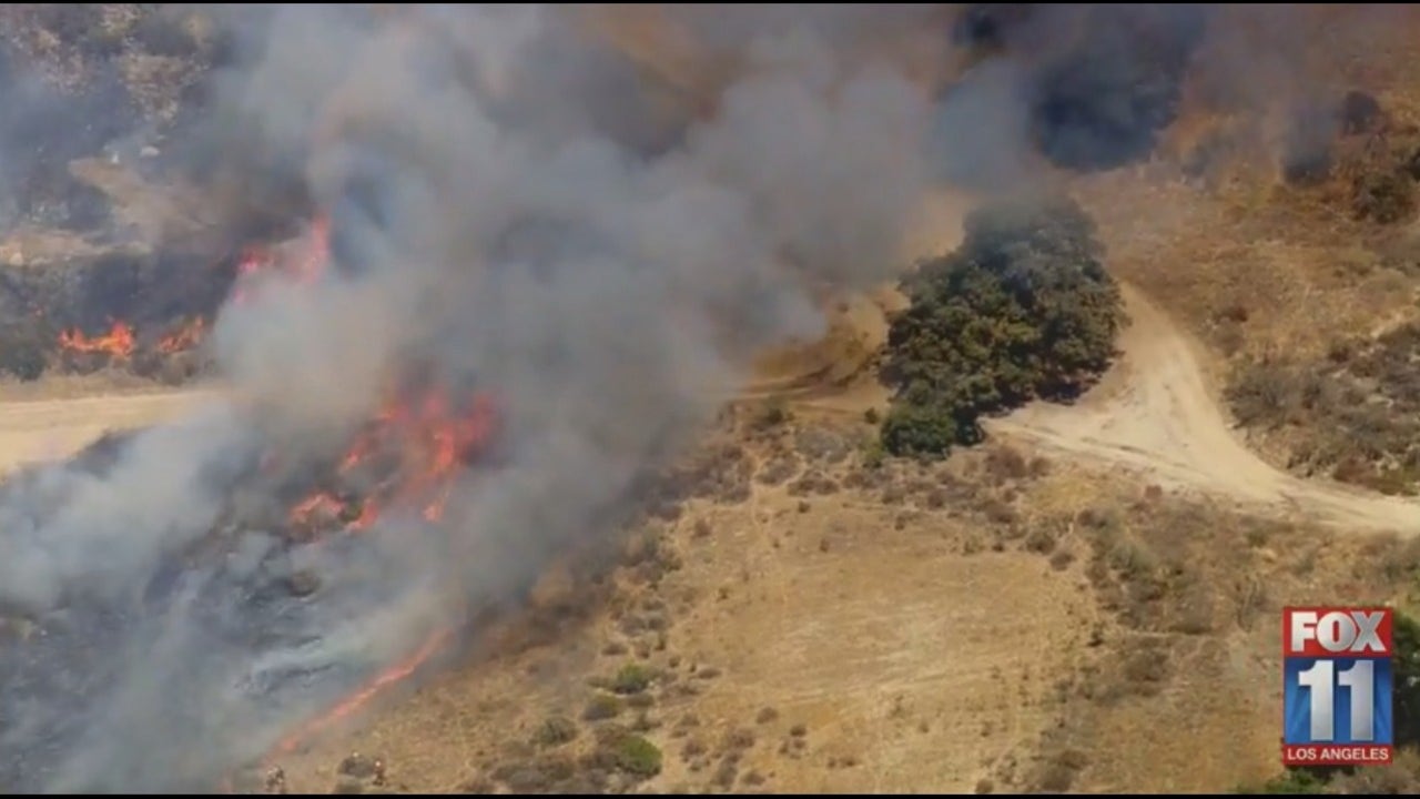 Brush fire burning in Stevenson Ranch area | FOX 11 Los Angeles