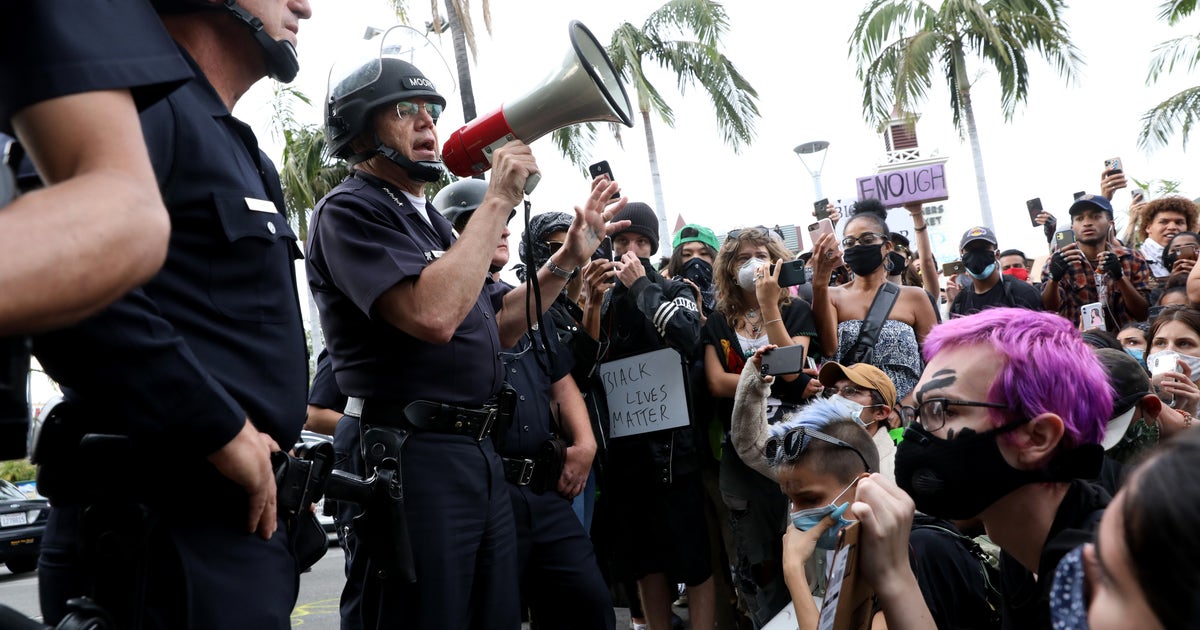 Garcetti says he has confidence in LAPD Chief Moore after he 'misspoke ...