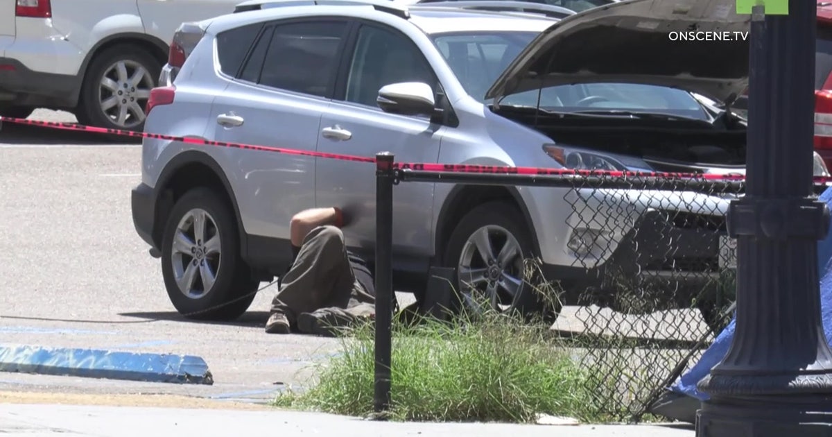 Officials: Smugglers taped drugs to bottom of woman's car using her as ...