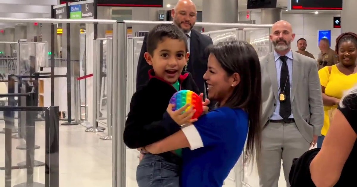 Kidnapped Florida boy found in Canada reunites with mom after 2 months ...