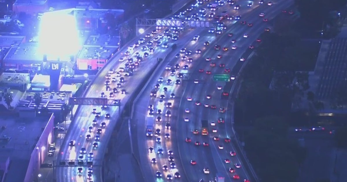 Pedestrian killed on 110 Freeway in DTLA | FOX 11 Los Angeles