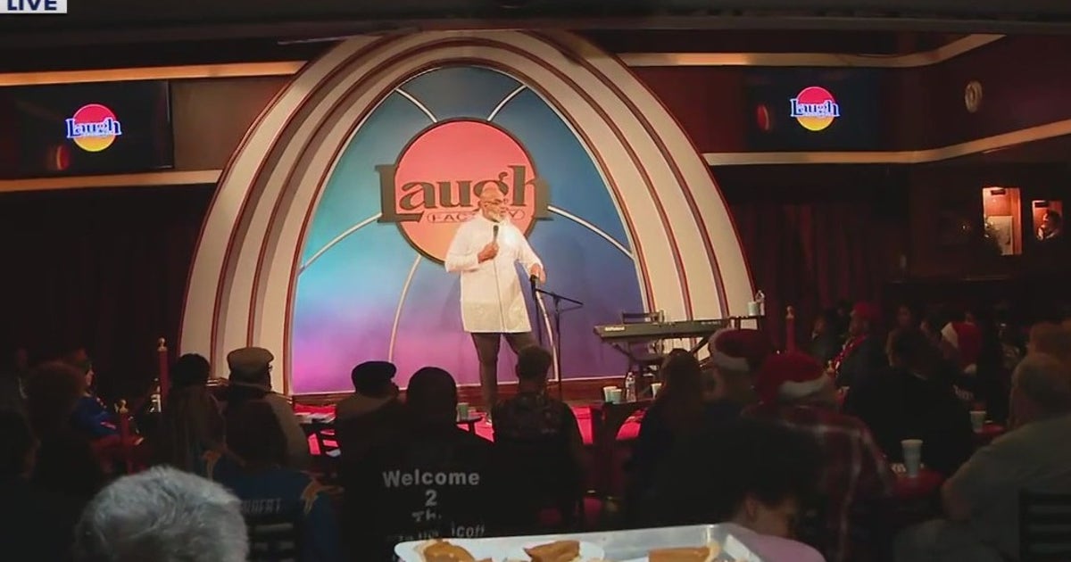 Laugh Factory serves holiday meals for Christmas Day | FOX 11 Los Angeles