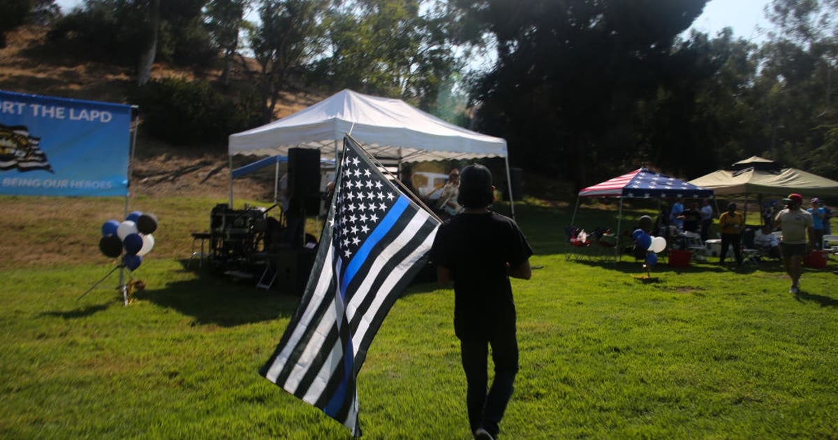 LAPD removes 'Thin Blue Line flag' from station after receiving ...