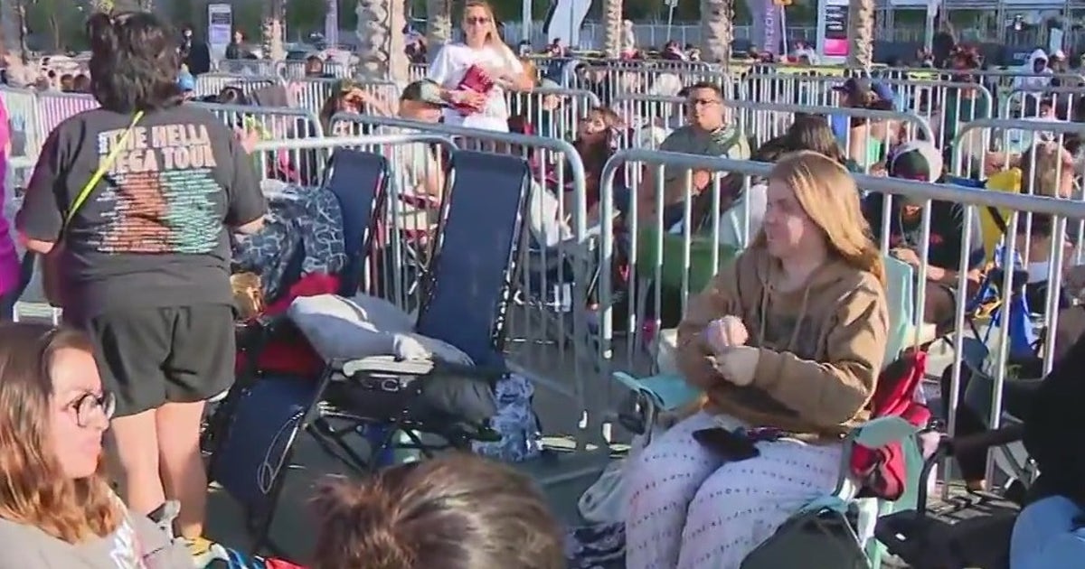 Taylor Swift fans line up early outside SoFi Stadium for Eras Tour ...