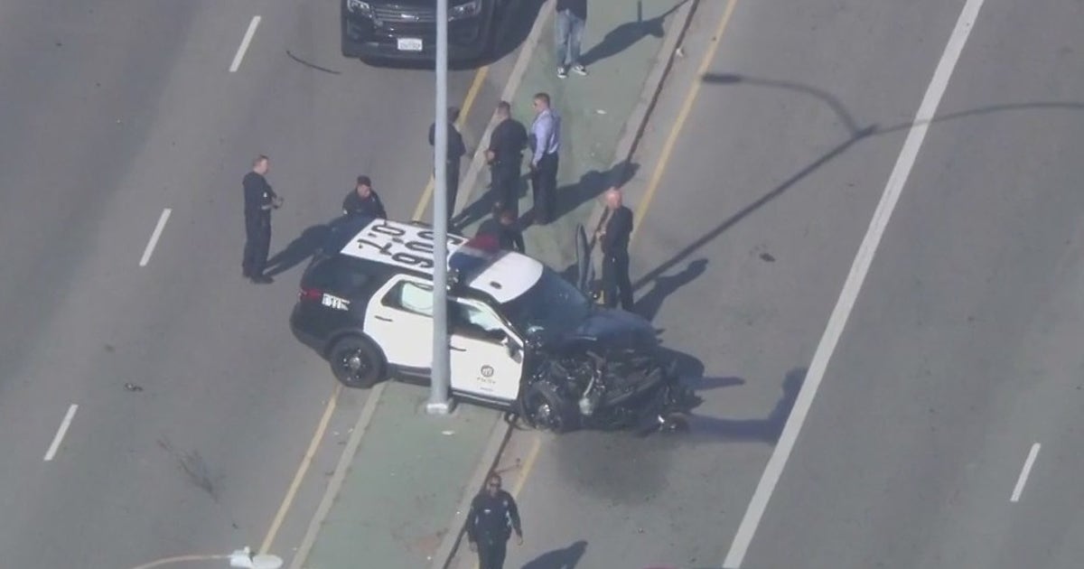 LAPD patrol vehicle involved in Mid-City crash | FOX 11 Los Angeles