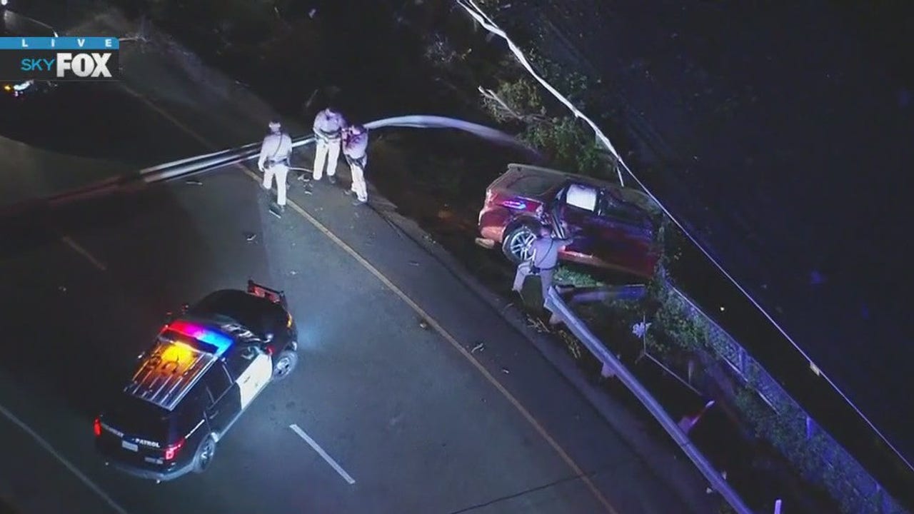 Pursuit Suspect Crash Lands On Roof Of Culver City Home Fox 11 Los