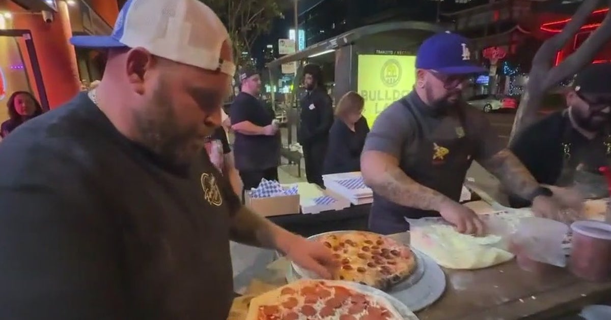 SoCal pizzerias donate pies to first responders, fire victims | FOX 11 ...