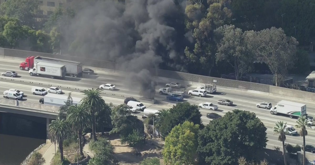 Boyle Heights fire sparks near 10 Freeway | FOX 11 Los Angeles
