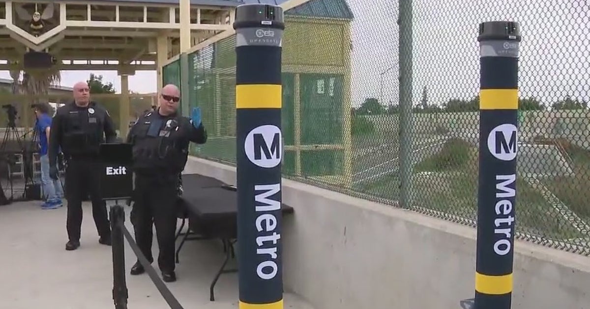 La Metro Unveils New Weapons Screening Technology At Norwalk Station