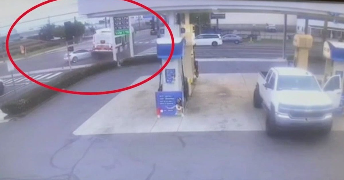 Fullerton crash kills 2 after Tesla drives through red light, hits OCTA ...