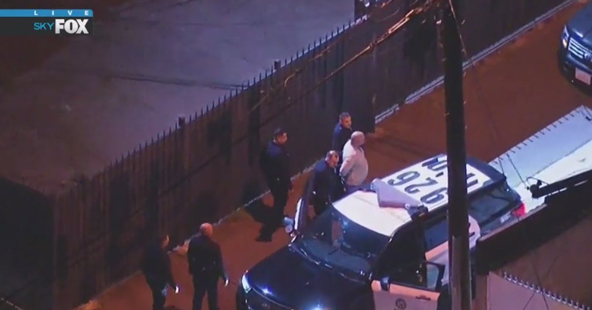 Police chase suspect arrested after running into local Lake Balboa bar ...