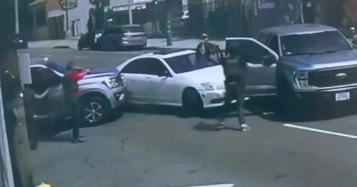 Boyle Heights arrest sparks outcry after tear gas used on car with ...
