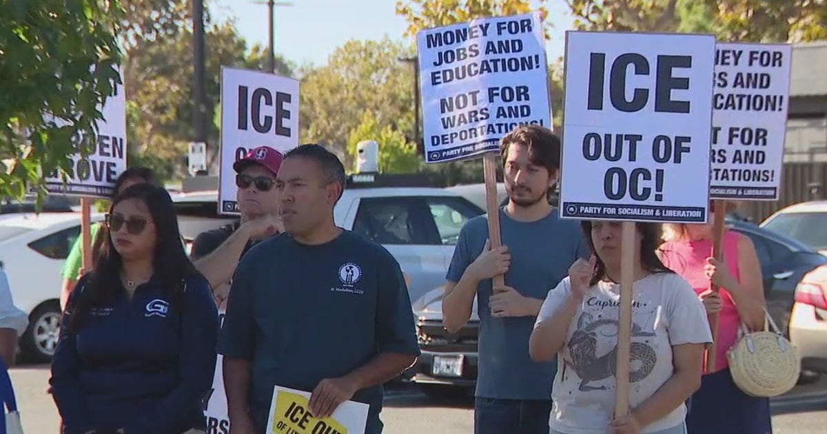 Orange County activists want ICE out, accuse agents of racial profiling ...