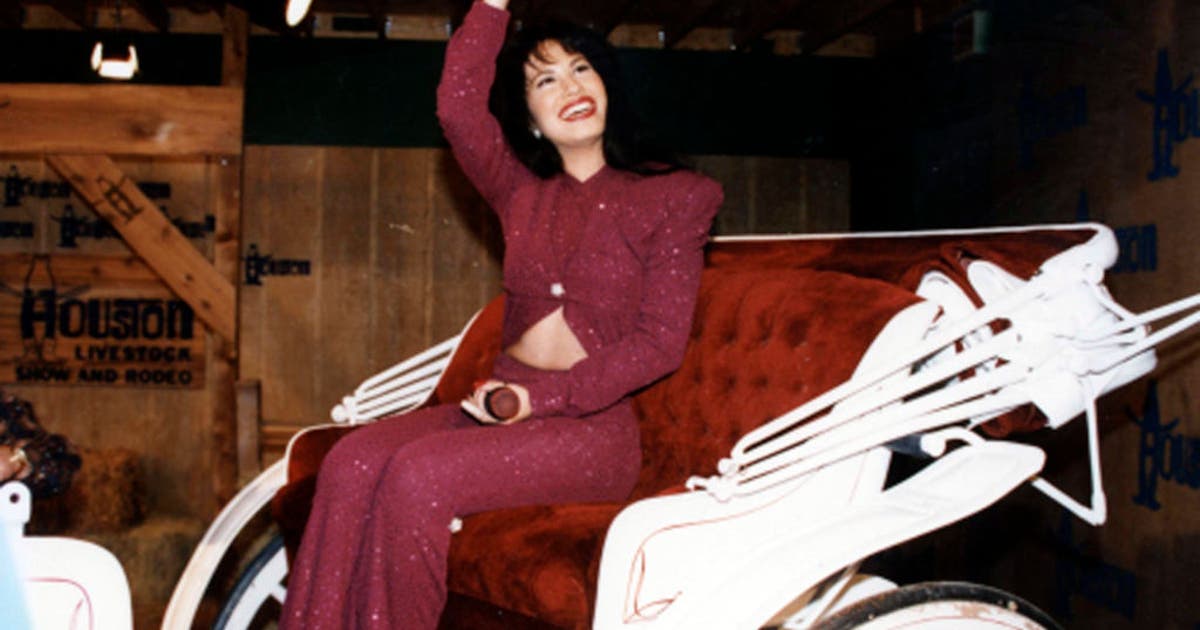 'Selena: From Texas to the World' exhibit opens at Grammy Museum | FOX ...