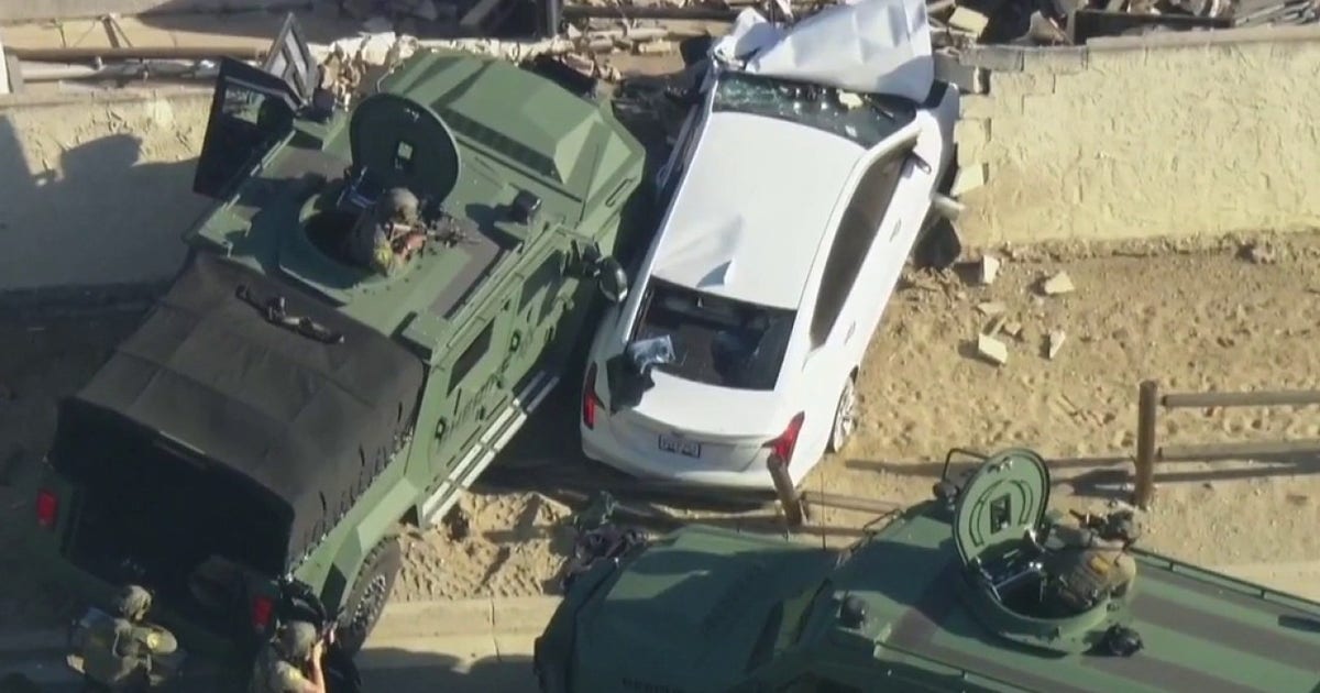 Suspect dies after Riverside County car chase ends in crash and SWAT ...