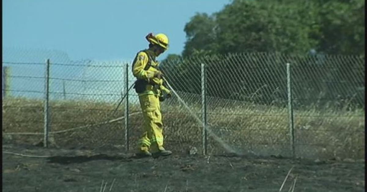 Firefighters contain 10-acre wildfire in San Martin | KTVU FOX 2