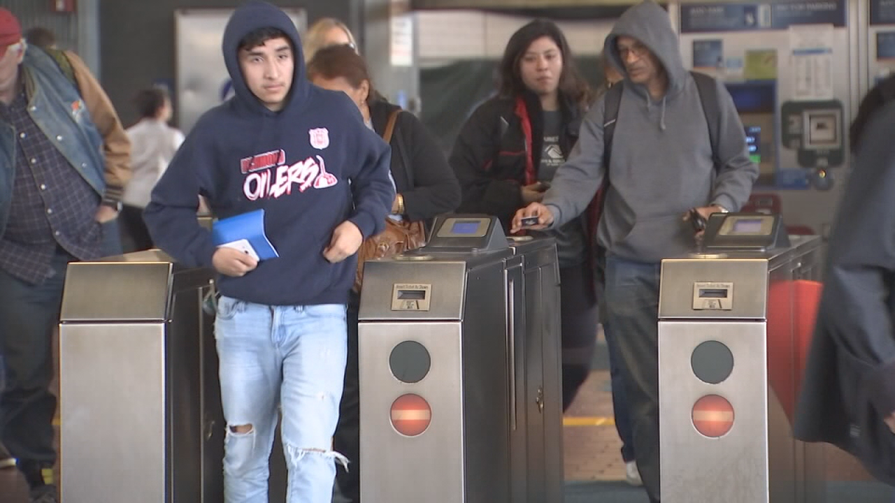 BART pilot program for Clipper-only ticket sales arrives at Embarcadero ...